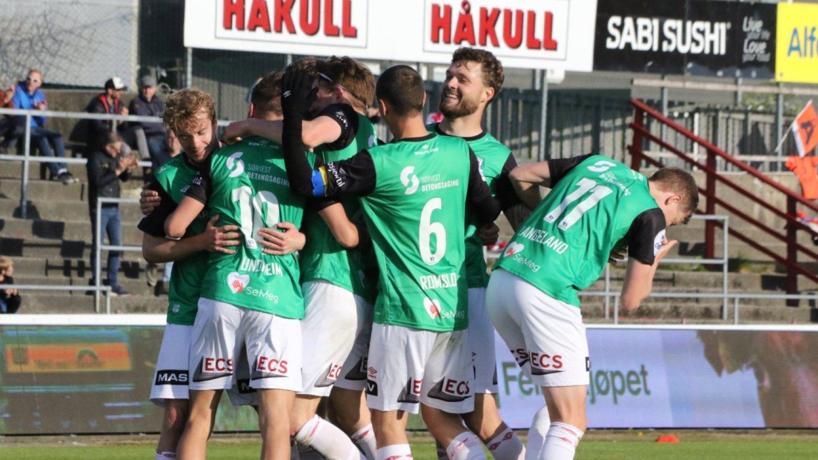 To bautaer takker for seg / Bryne FK To bautaer takker for seg / Bryne FK